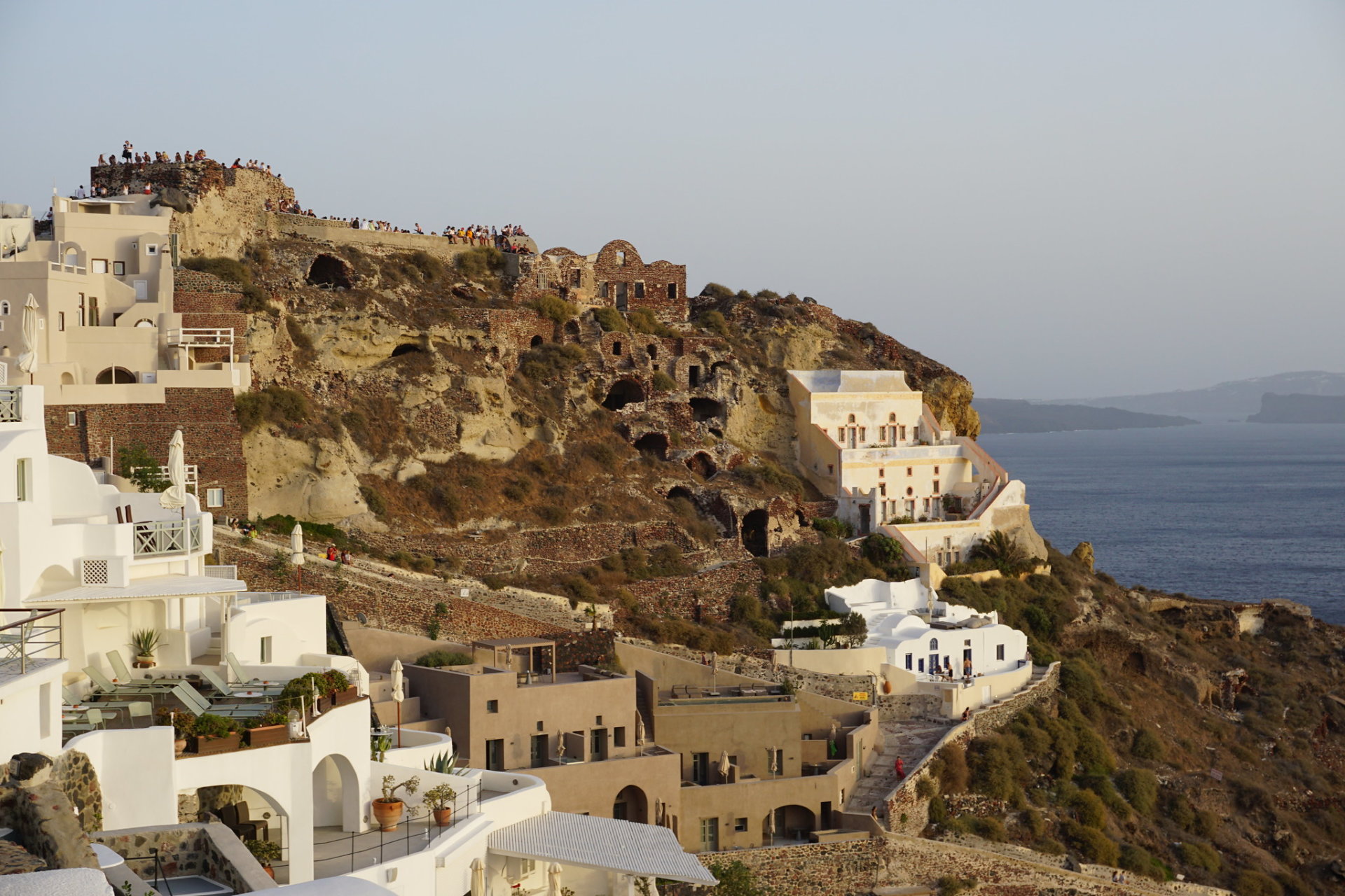 Castillo de Oia en Santorini 2026-2027 - Rove.me
